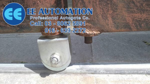 Repair Auto Gate Roller Damaged In Petaling Jaya - EE Auto Gate