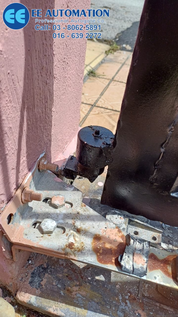 Autogate USJ – Swing Gate Bearing And Remote Problem - EE Auto Gate